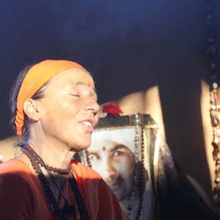 Om Mantra To Connect With The Universal Love | Mataji Shivā