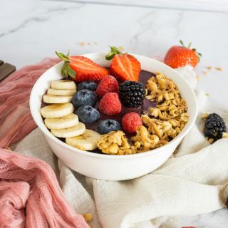 Arrive Before You Eat: A 2-Minute Pre-Meal Meditation | Katharina Mäder