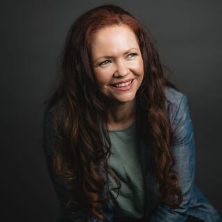 A 3-Minute Humming Meditation For Root Chakra Activation | Deb Rogers