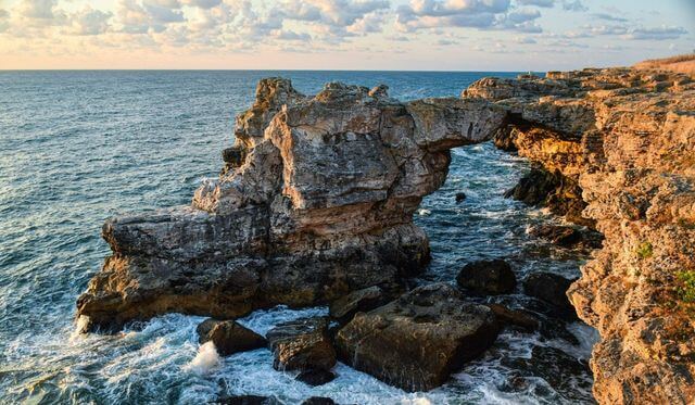 Stillness Speaks: A Playful Poetic Invitation To Be | Beth Stone