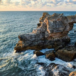 Stillness Speaks: A Playful Poetic Invitation To Be | Beth Stone