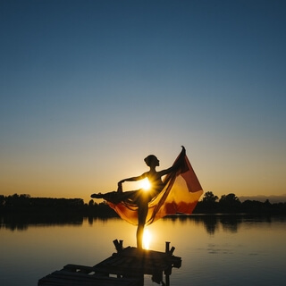 Guided Dancing Meditation: Sacral Chakra | Yvette Vermeer