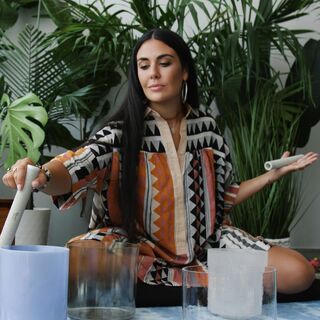 Humming The Whole Body | Kate Schofield