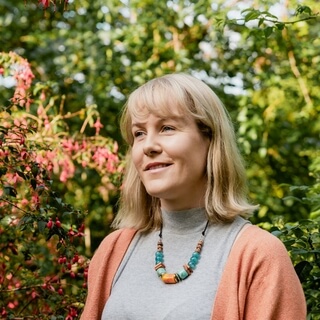 Progressive Muscle Relaxation (PMR) To Reduce Tension | Laura Prendiville