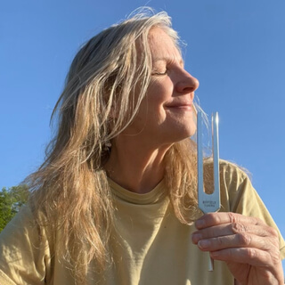 Biofield Tuning: Relax And Balance Adrenal Rhythm | Lisa Carton